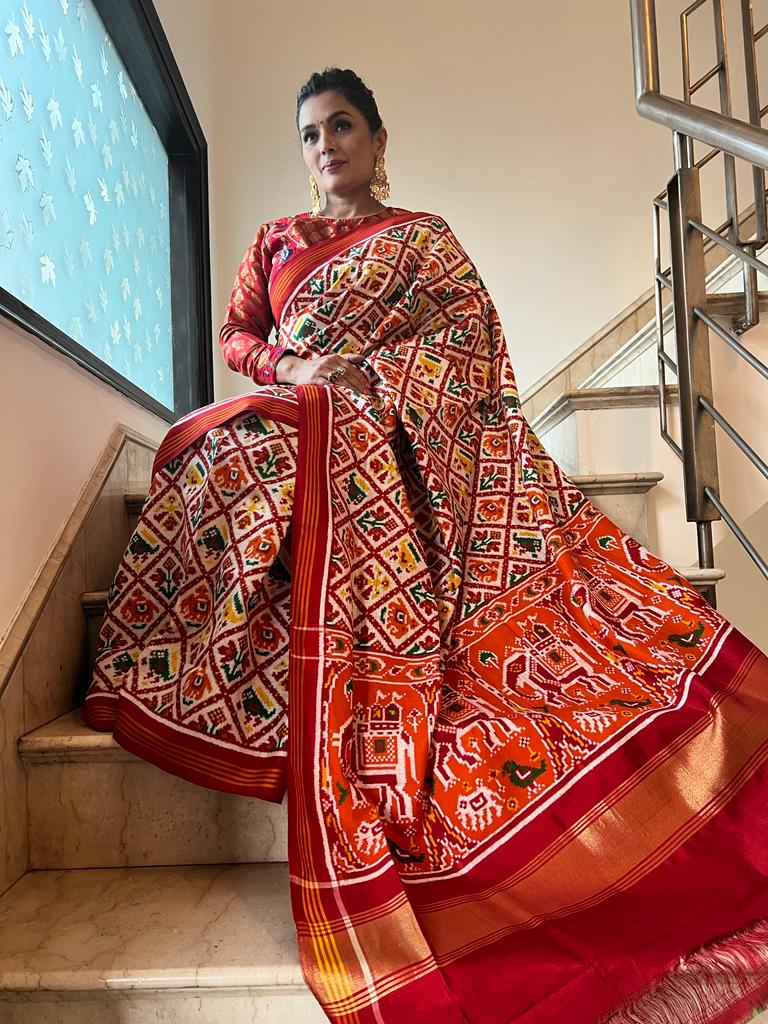 White nari kunj double ikat patan patola saree with elephant pallu ...